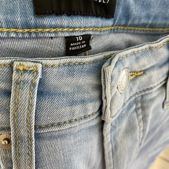 FREE ASSEMBLY | Jeans | Free Assembly Jean | Poshmark